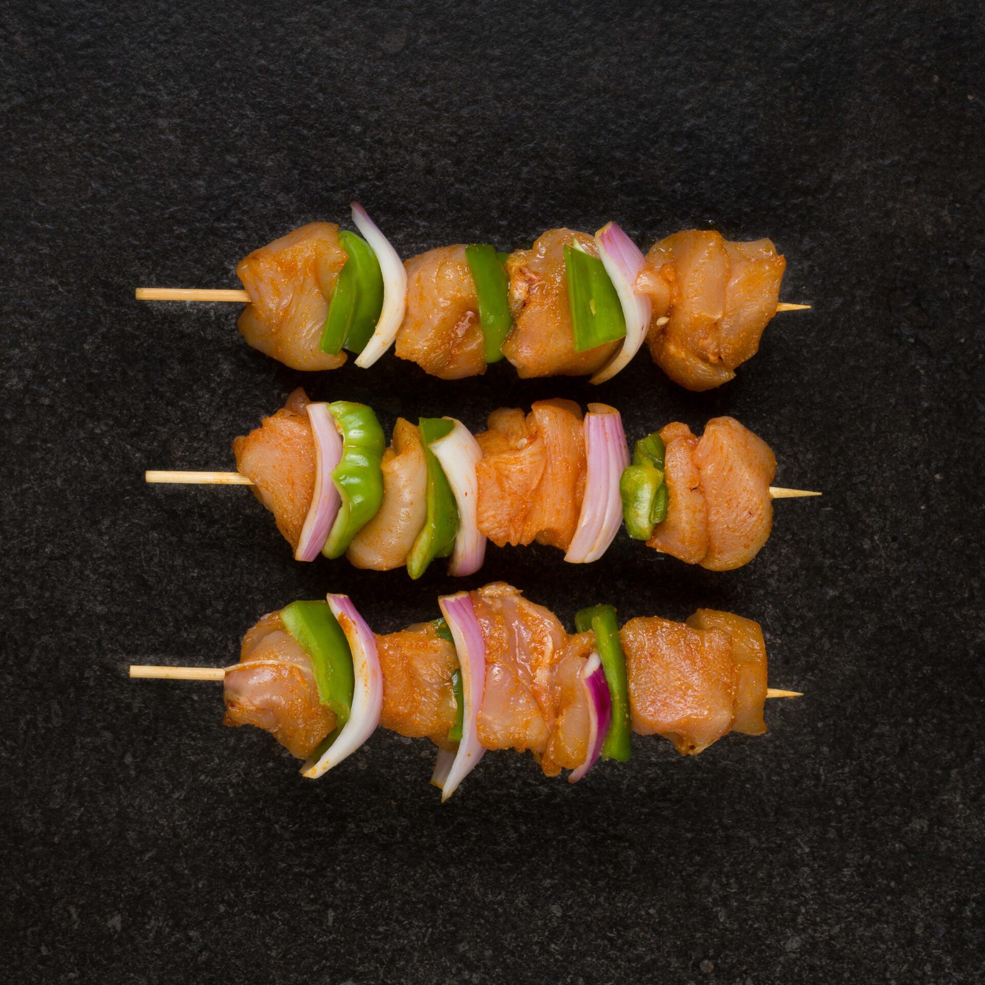 Chicken Kontosouvli in a stick with Pepper & Onion - Κέντρο Κρέατος ...